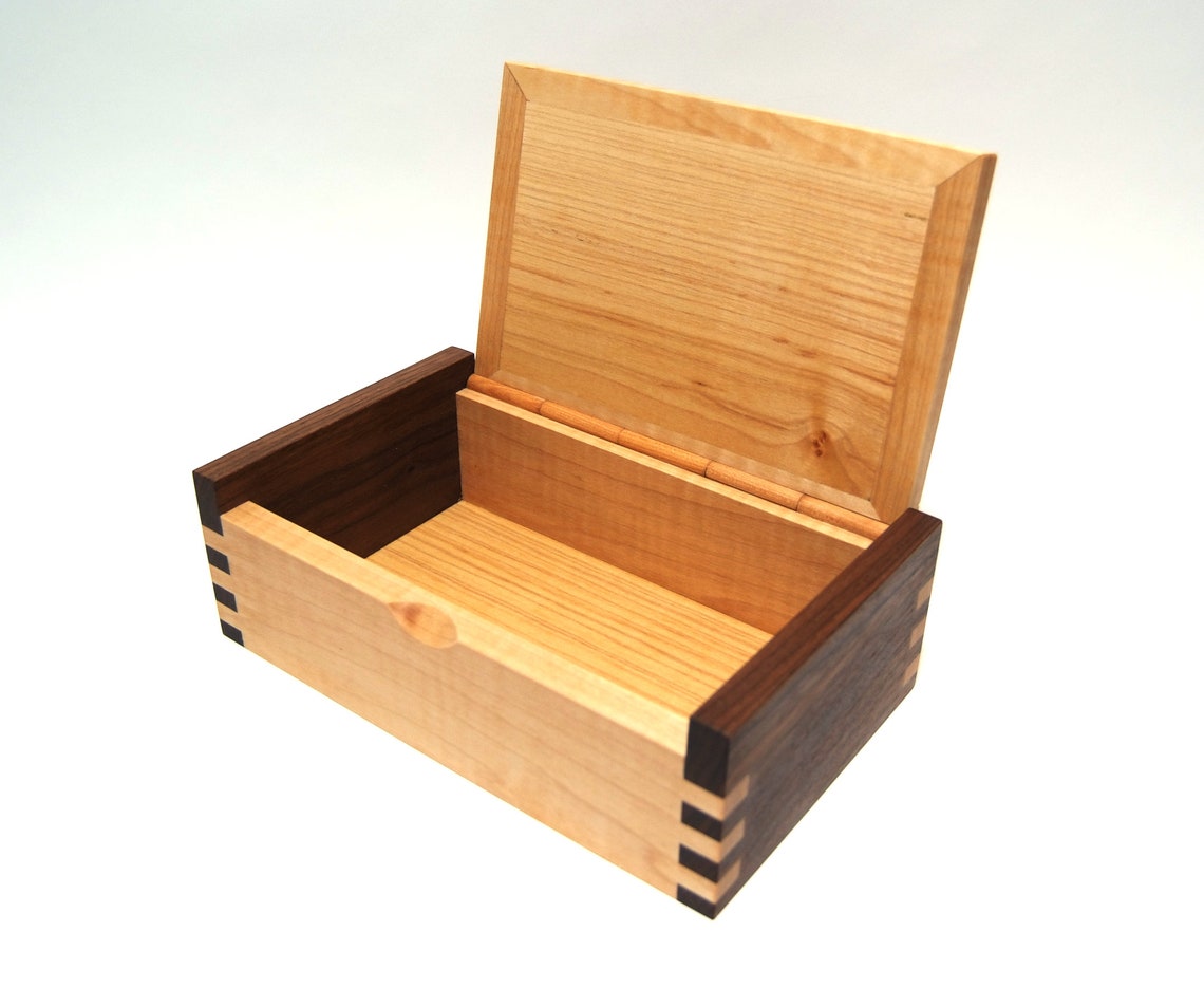 Wooden Box, Gift Box, Keepsake Box, Made of Walnut, Maple, and Amboyna ...