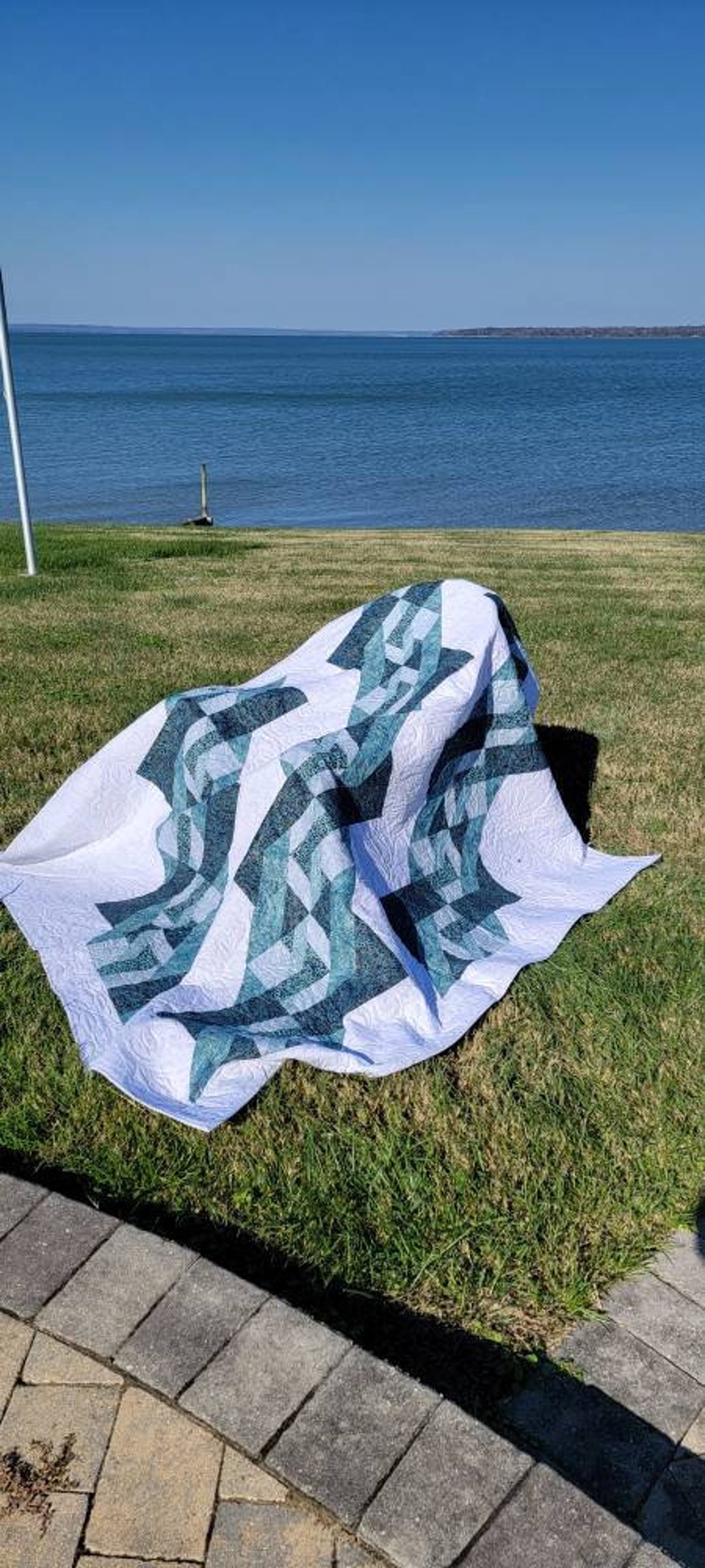 Falling Waters. Custom Quilted Quilt. - Etsy