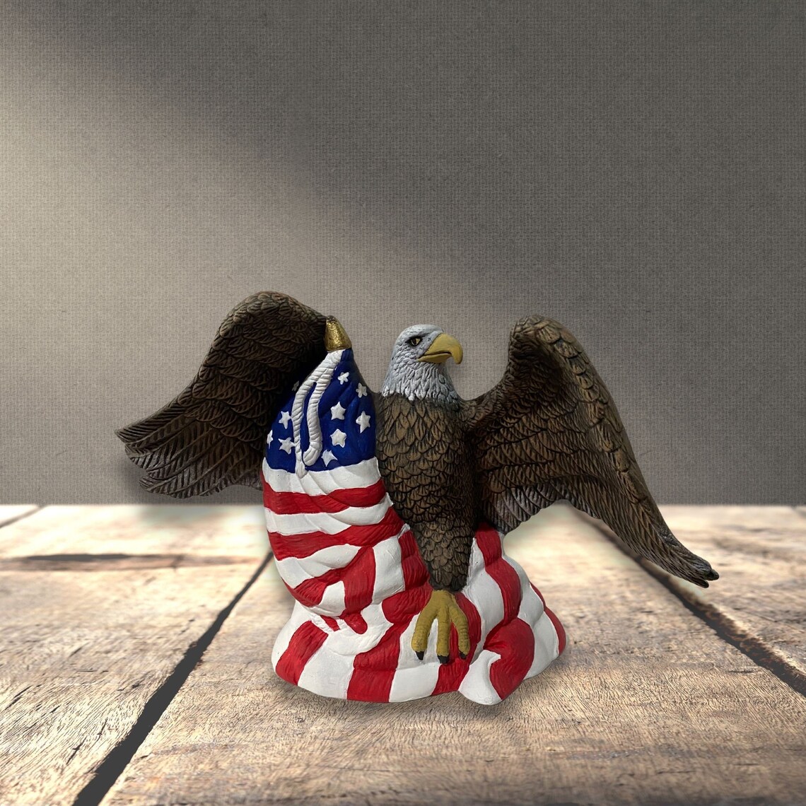 Bald Eagle Statue With an American Flag Looks Good as Americana Décor ...