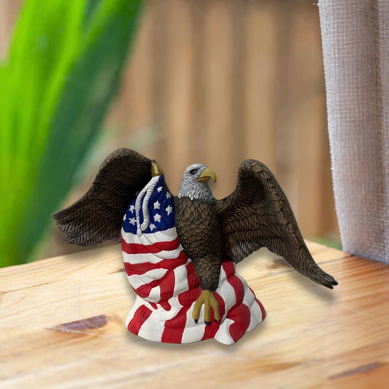 Bald Eagle Statue With an American Flag Looks Good as Americana Décor ...