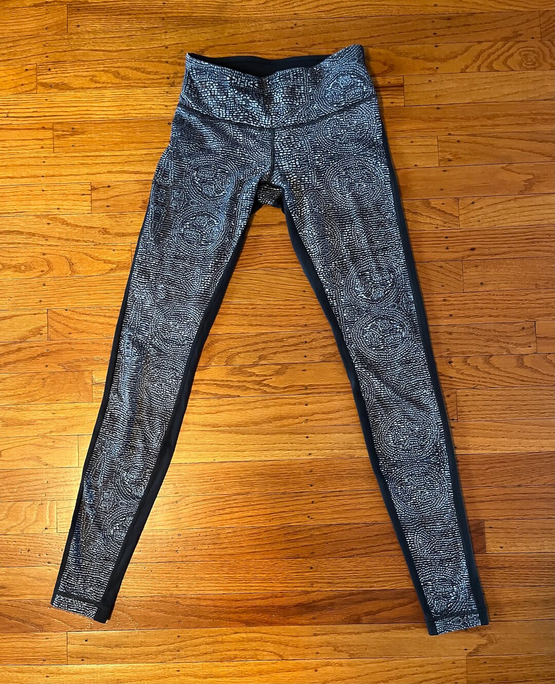 Lululemon Size 4 Leggings Excellent Condition - Etsy