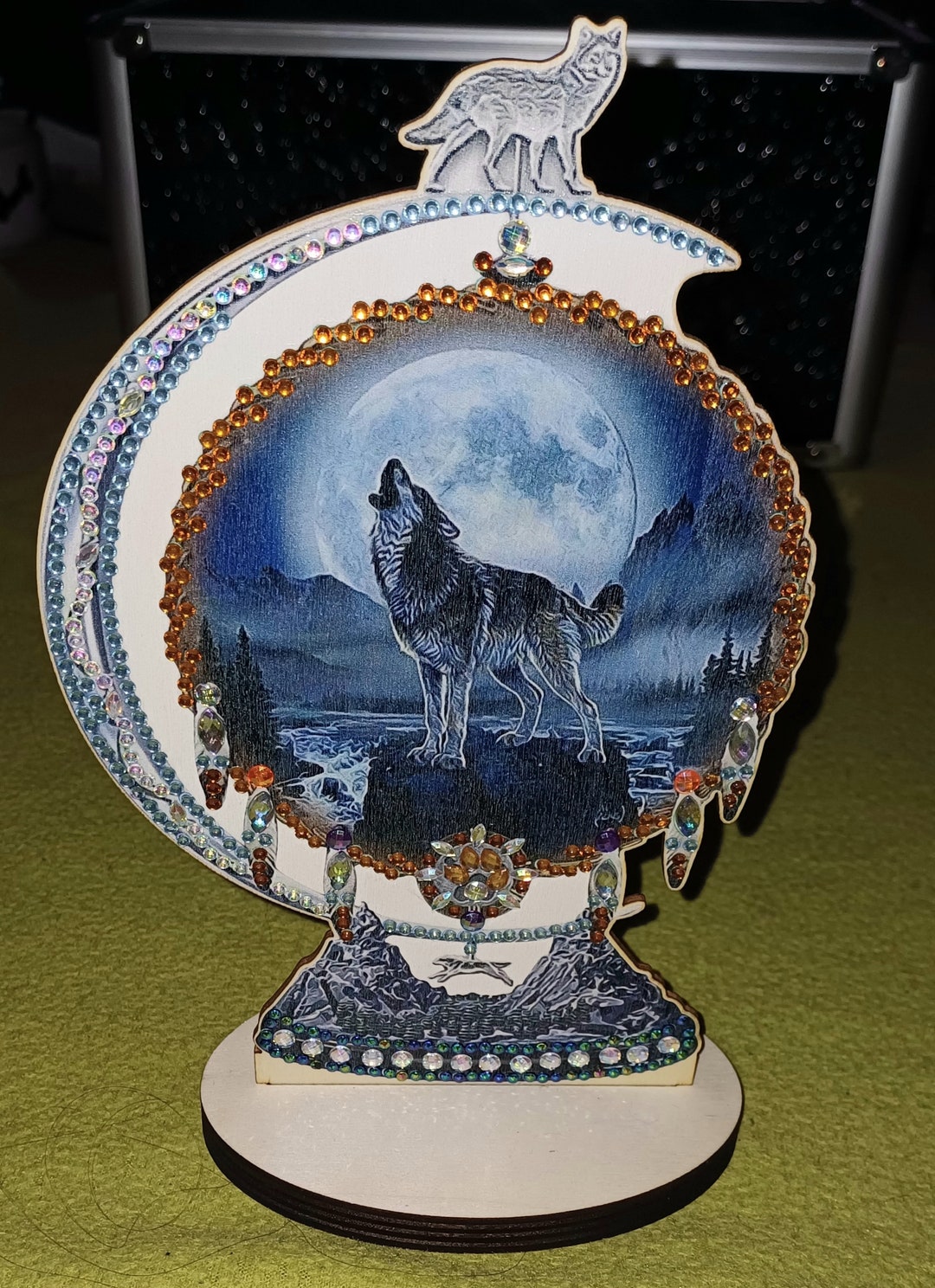 Wooden Diamond Painted Wolf Table Decoration - Etsy
