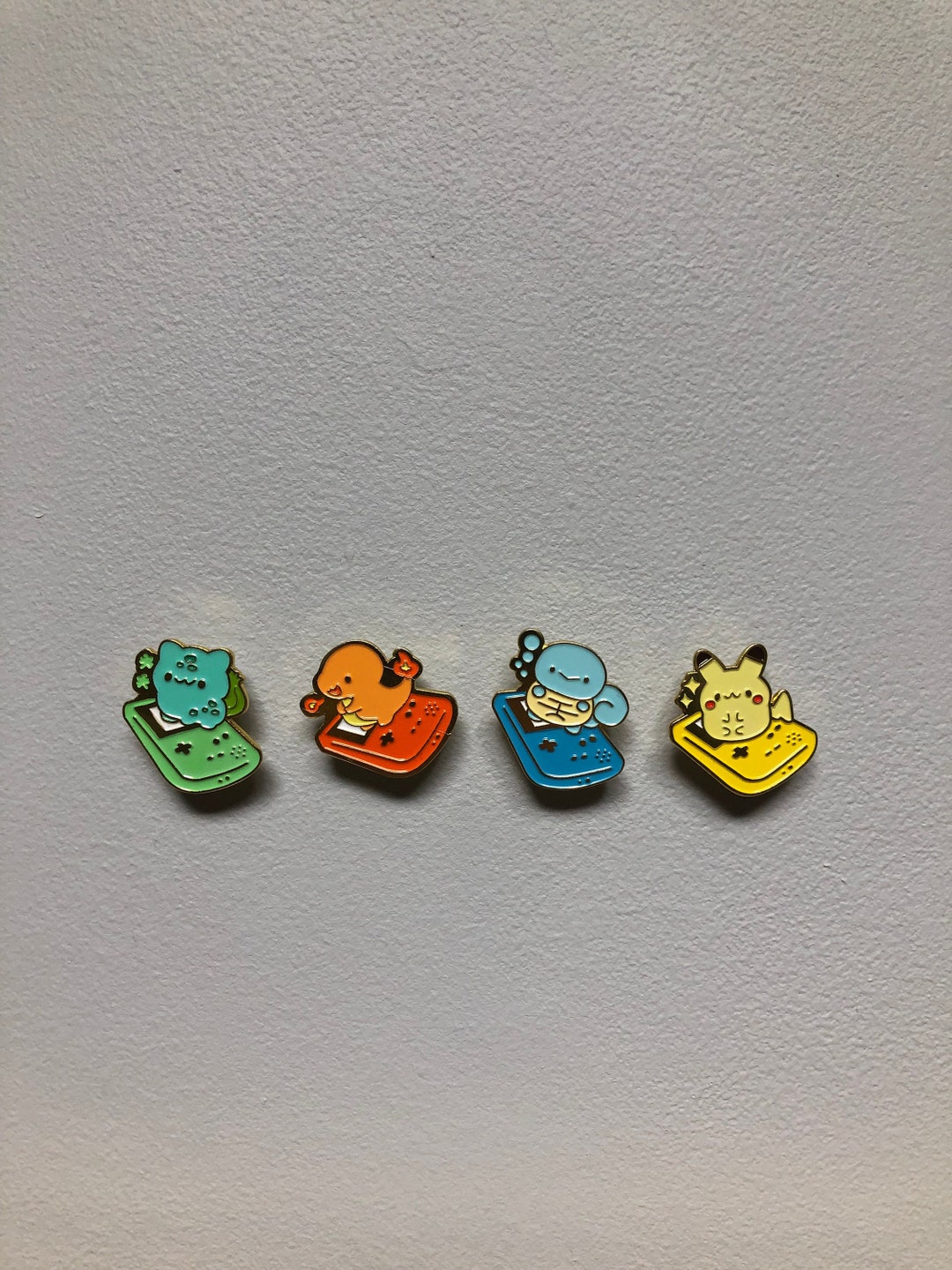Pokémon Enamel Pin Badge Pikachu Bulbasaur Charmander Squirtle Gameboy ...