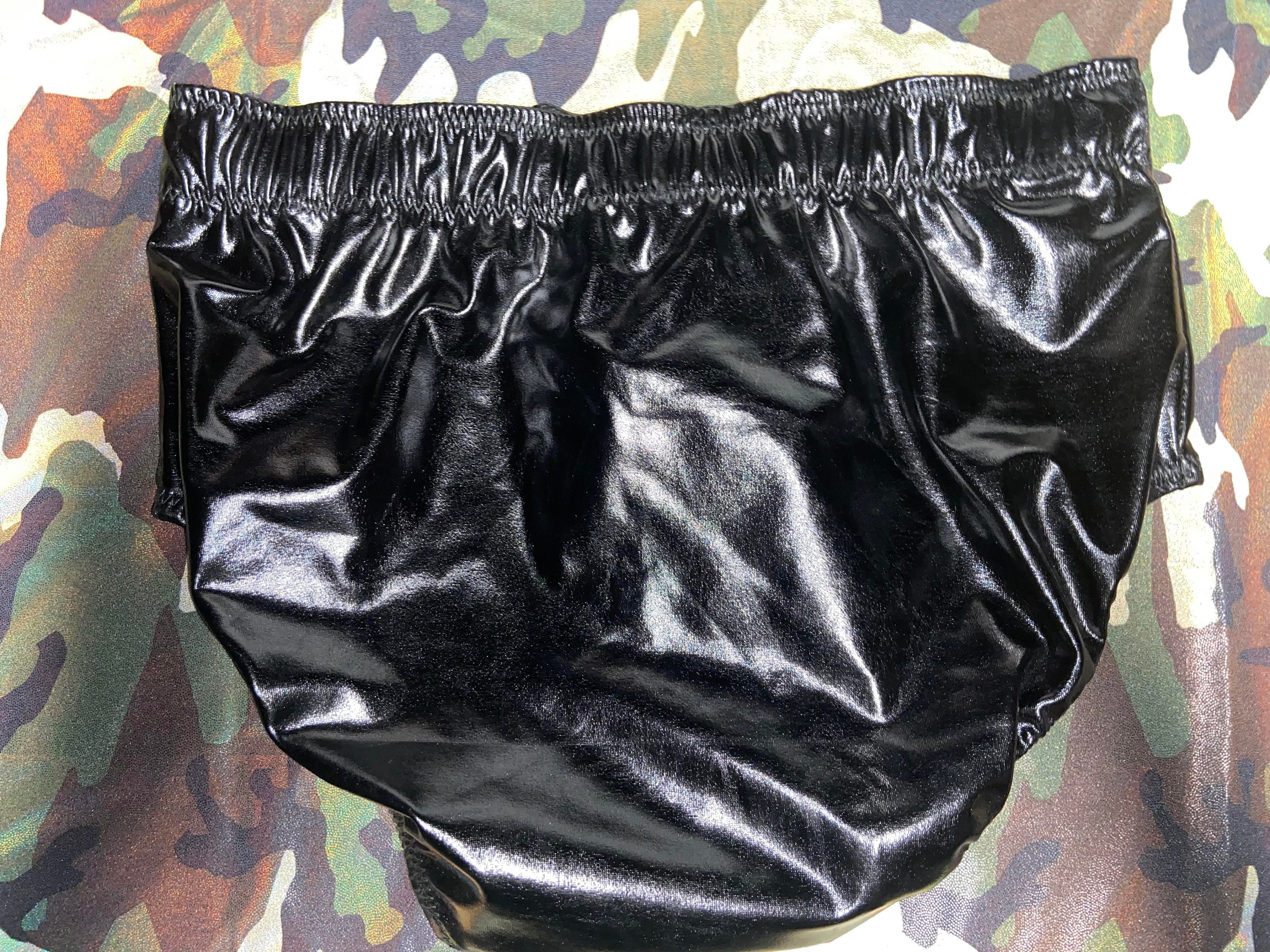 Black Wrestling Trunks - Pro Wrestling Gear - Glossy Skull & Flame ...