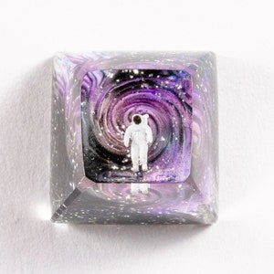 Astronaut Resin Artisan Keycap, Galaxy Spacebar Keycaps, Interstellar ...