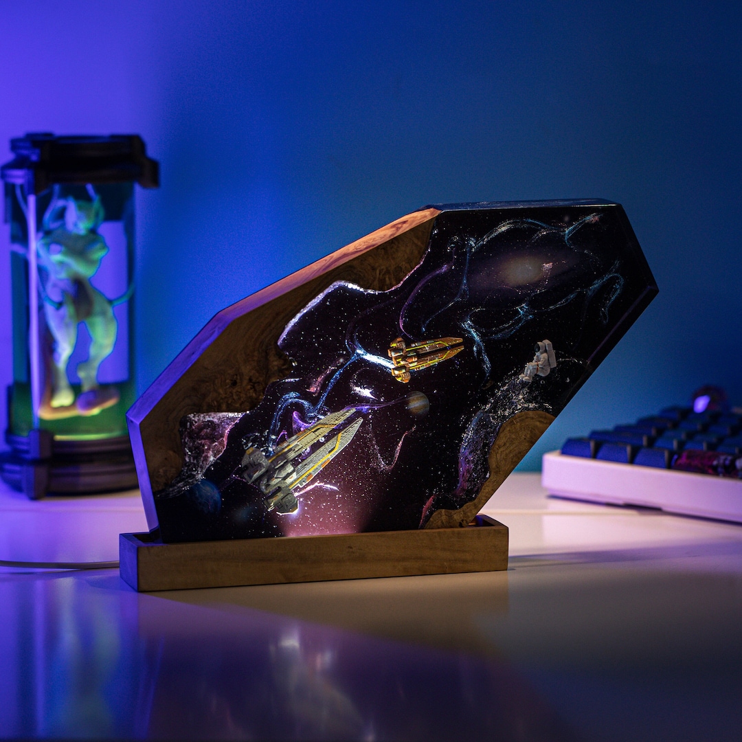 SPACESHIPS & ASTRONAUT in INTERSTELLAR Resin Lamp, Galaxy Space Resin ...
