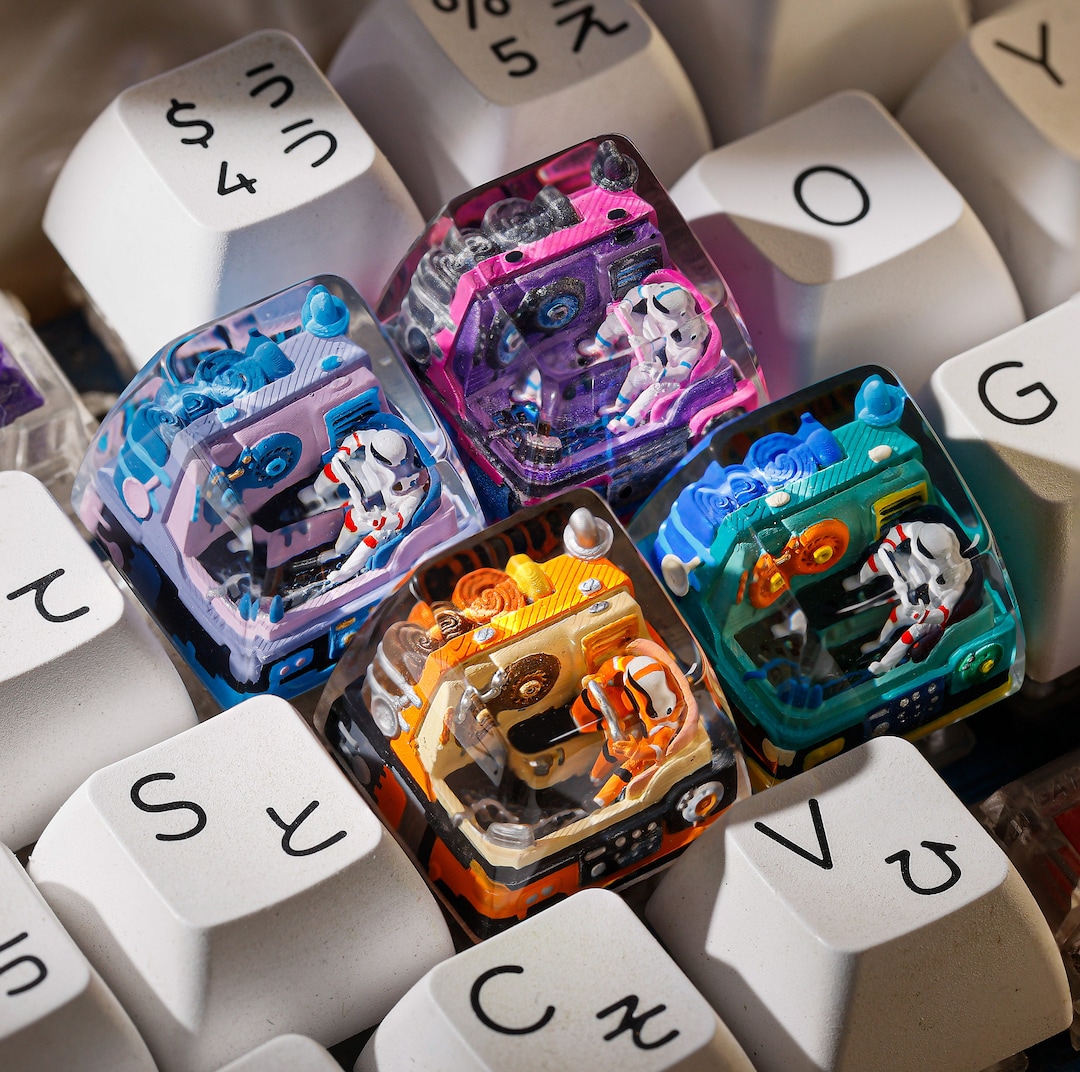 ASTRONAUT in Galaxy Space Artisan Keycap, Astronaut Custom Keycaps ...