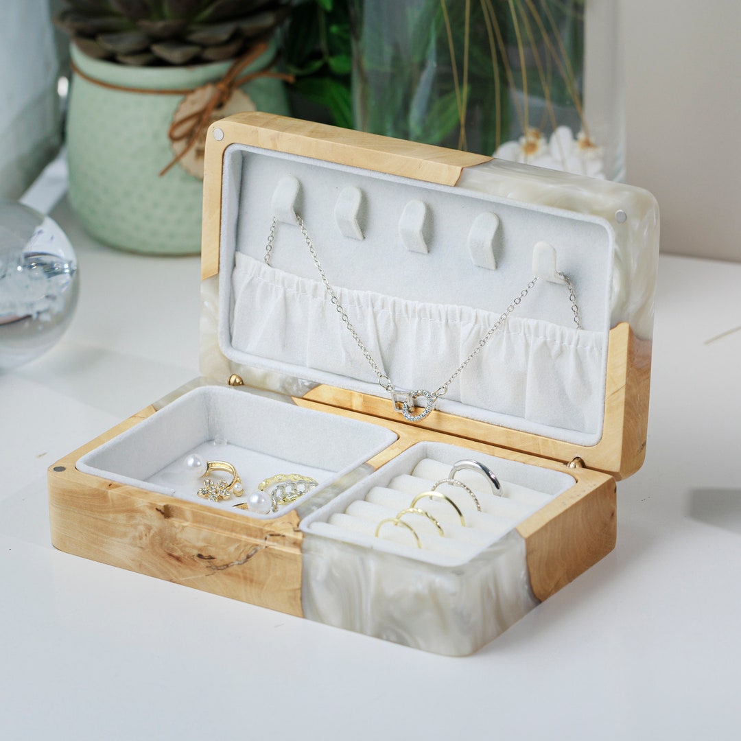 ELEGANT JEWELRY BOX for Women, Custom Engraved Jewelry Box, Bridesmaid ...