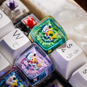 ASTRONAUT in Galaxy Space Artisan Keycap, Astronaut Custom Keycaps ...