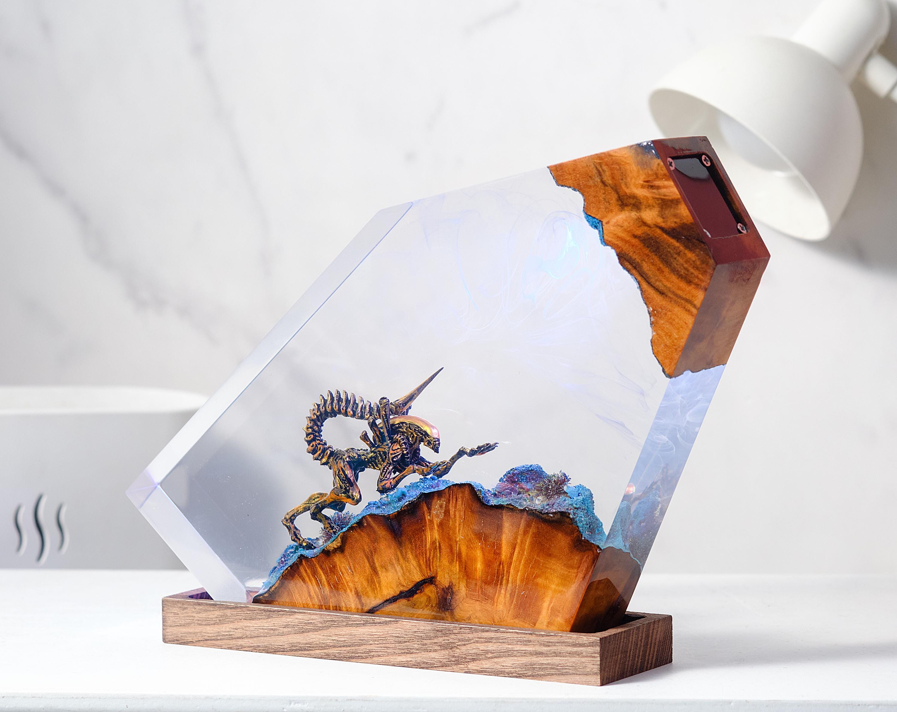 Custom Alien Creature Resin Lamp Wood, Alien Epoxy Lamp, Sci-fi Horror ...