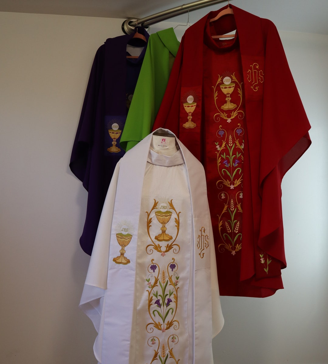 CHALIS - HOLY SPIRIT - Chasuble + Stole Set - Etsy