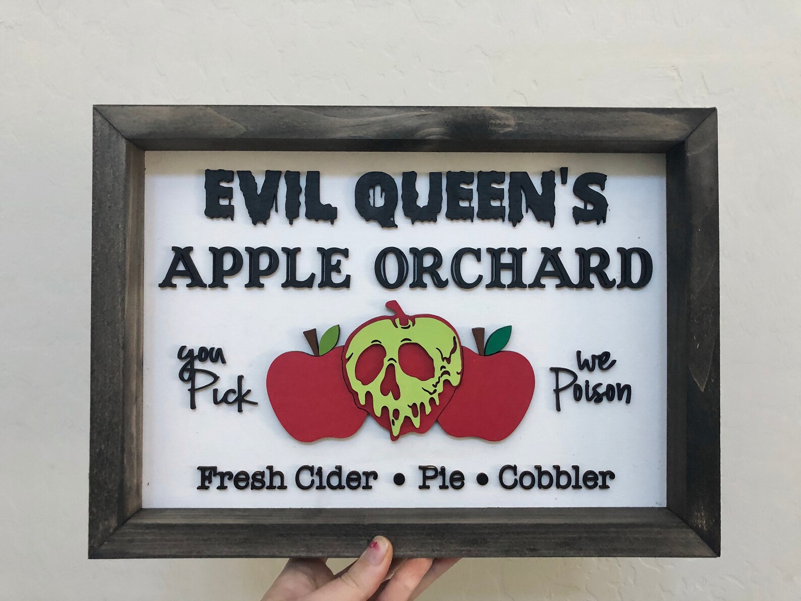 Evil Queens Apple Orchard Sign / Disney Villains Sign / - Etsy