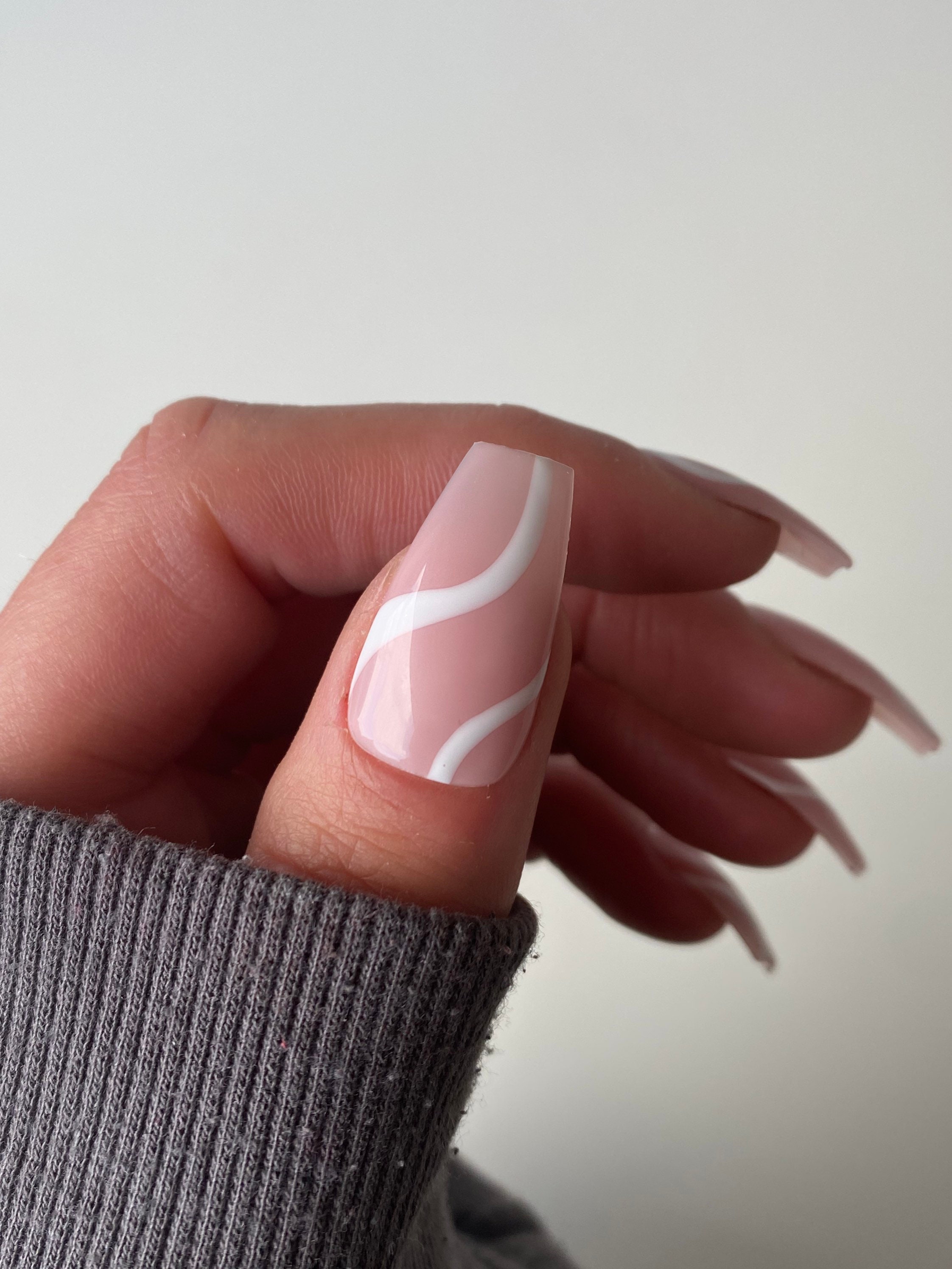 Marilyn Shape Nails