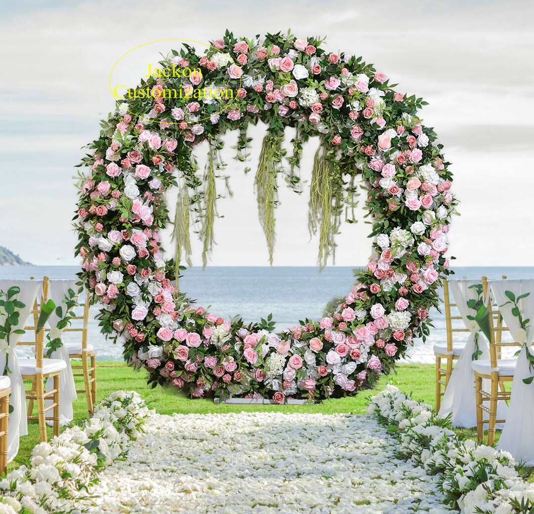 Round Wedding Flower Arrangement Light Pink White Green Leaves Flower ...