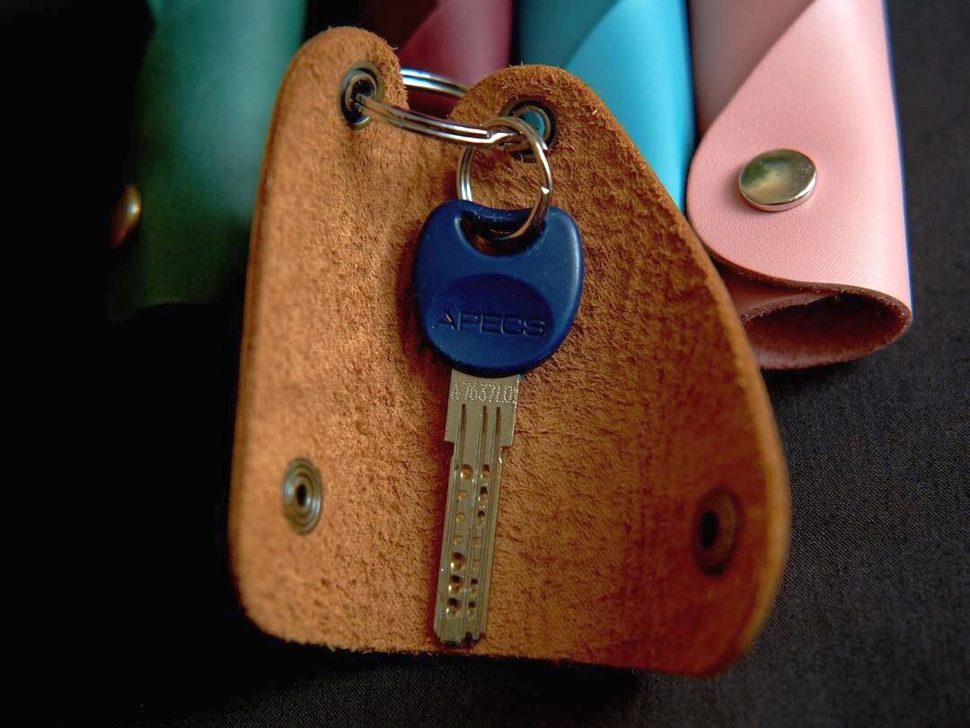 Personalized Minimalist Key Holder Leather Key Fob Key - Etsy