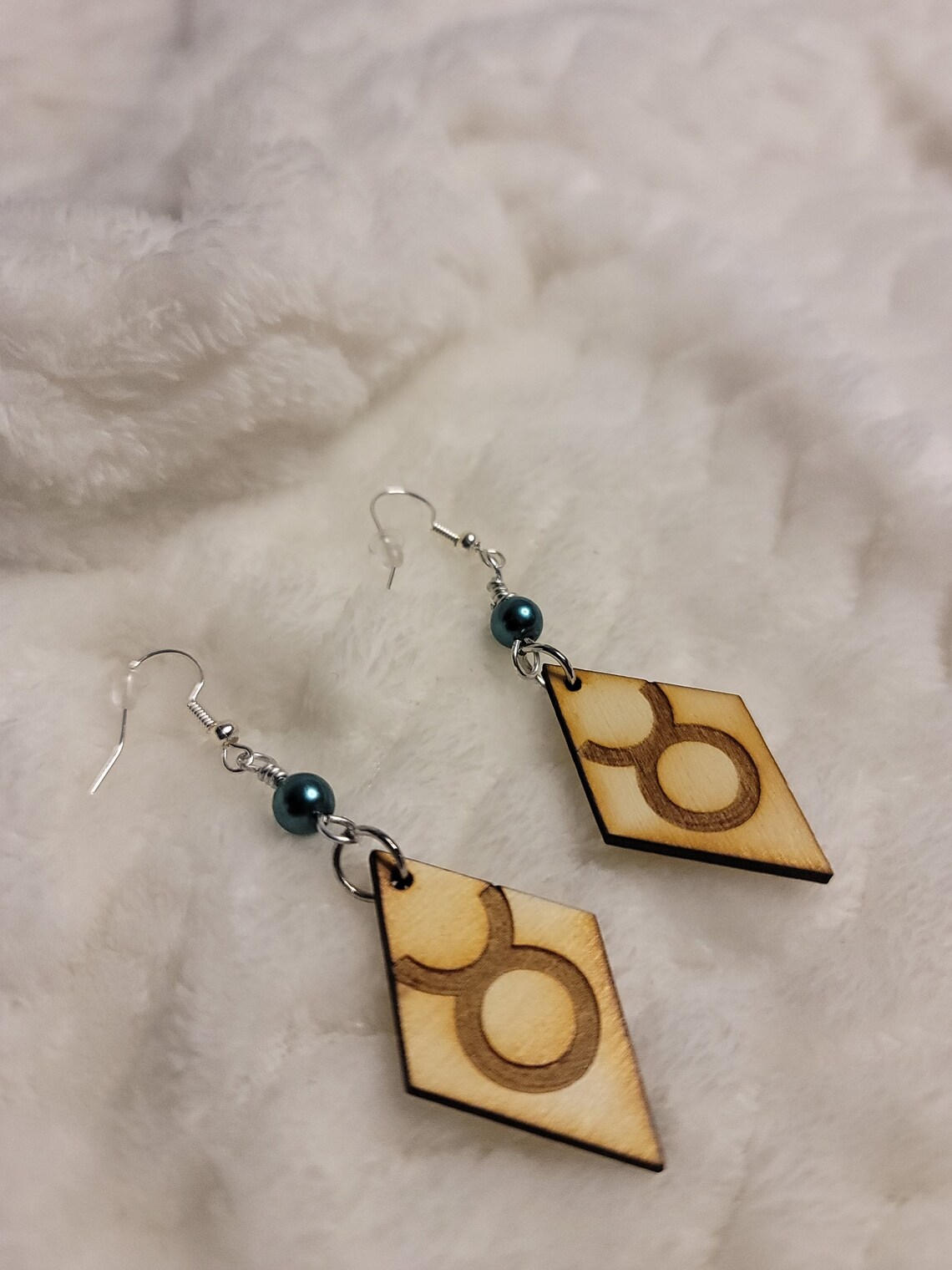 Celestial Diamond Taurus Shape Zodiac Earrings With Faux Pearl Blue ...