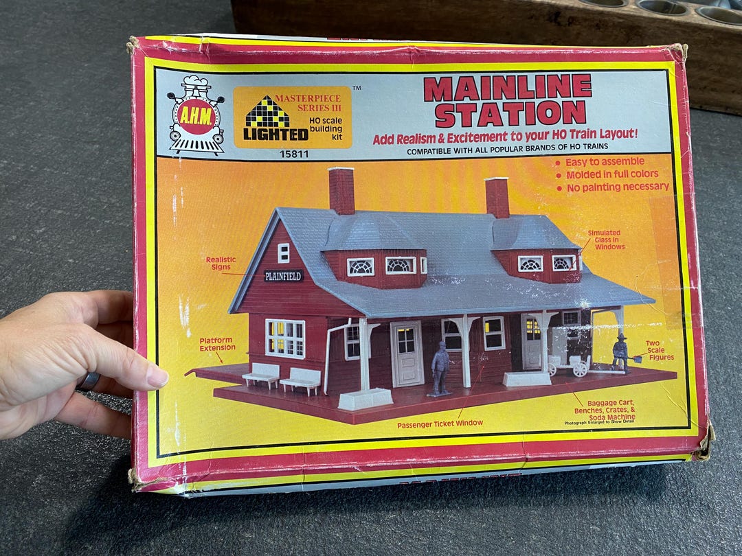 1:87 HO Scale / Gauge A H M #15811 Mainline Station Kit * Sold as is ...