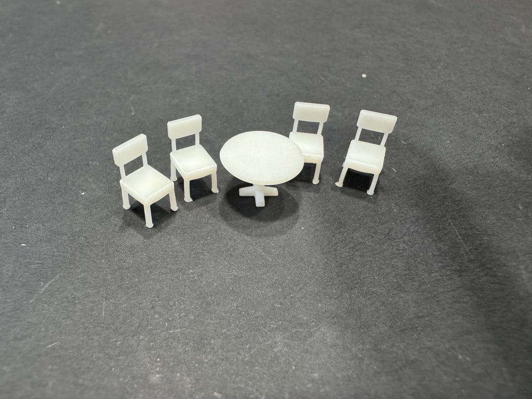 1:87 Scale Round Kitchen Table W 4 Chairs Kit * Dollhouse Miniature ...