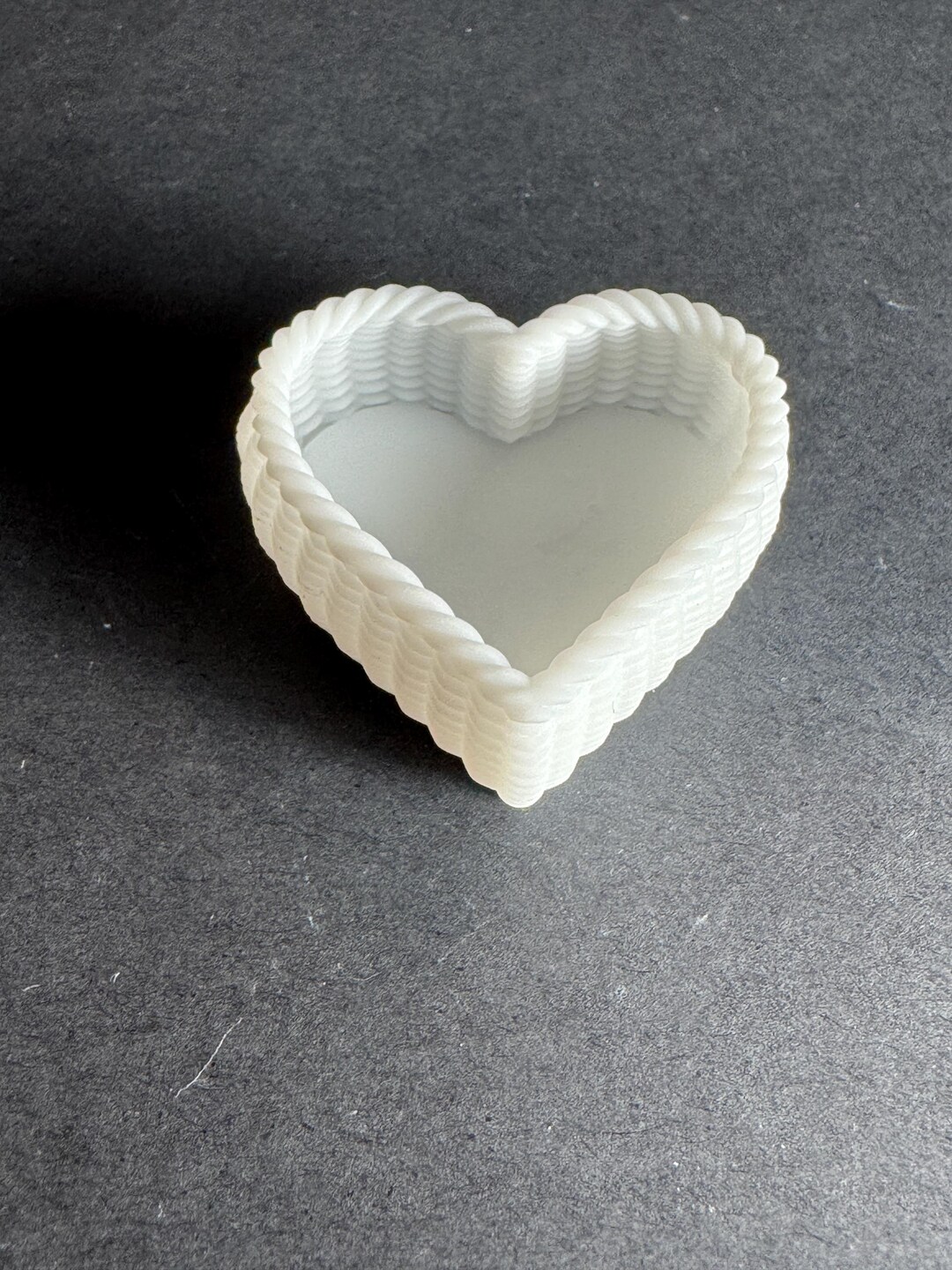 1:48 Scale Wicker Bulging Heart Basket Kit * Dollhouse Miniature * O ...