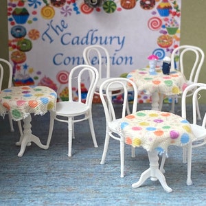 1:48 Scale Cafe Table and 2 Chairs Kit * Dollhouse Miniature * O Scale ...