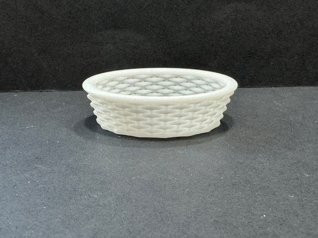 1:24 Scale Oval Basket (lg) / Dog Bed Kit * Dollhouse Miniature * G ...
