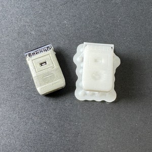 1:24 Scale Vintage Cassette Tape Recorder Kit Dollhouse Miniature G ...