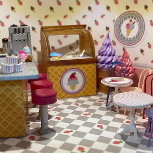 1:48 Scale Cafe Table and 2 Chairs Kit * Dollhouse Miniature * O Scale ...