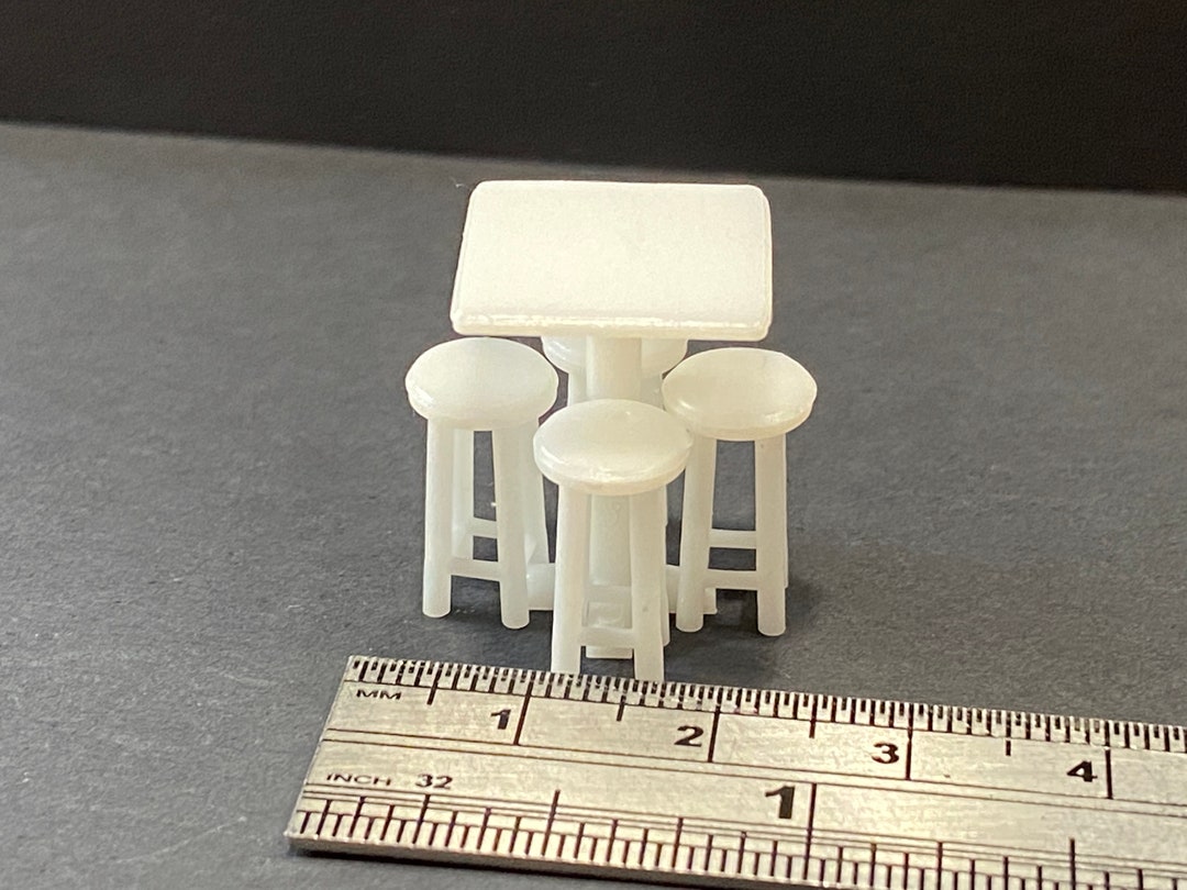 1:48 Scale High Top Table W/4 Stools Kit * Dollhouse Miniature * O ...