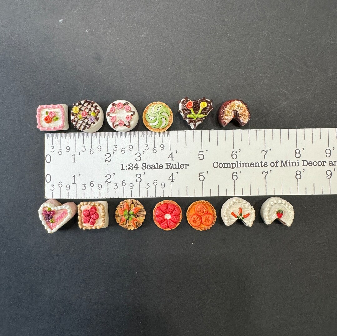 1:24 Scale Pies FINISHED (you Choose) * Dollhouse Miniature * G Gauge ...