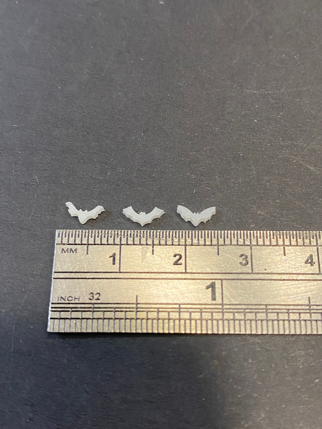 1:24 Scale Bats (set of 3) Kit * Dollhouse Miniature G Scale Gauge 3D ...