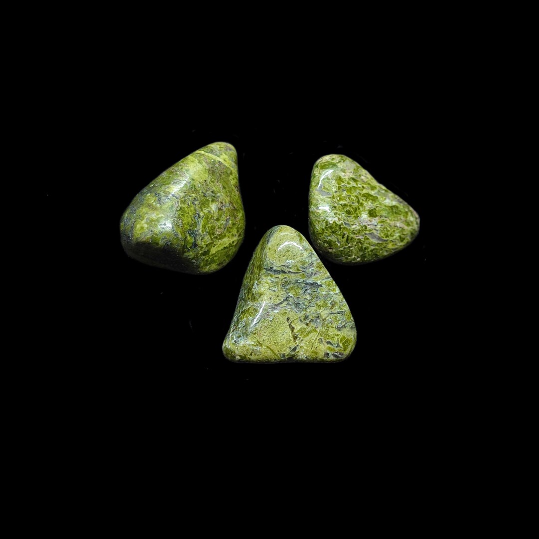 Epidote Tumbled Stone Pistachio Handstone Hand Flatterer - Etsy