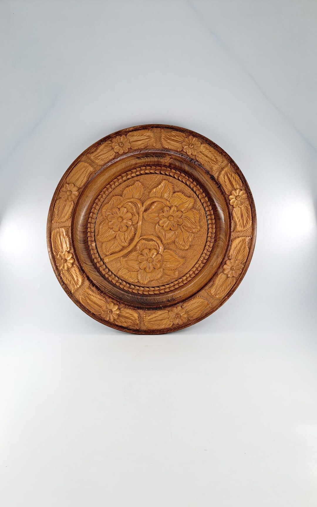 Vintage Hand-carved XXL Wooden Bread Platter Plate Acanthus Leaf Edge ...