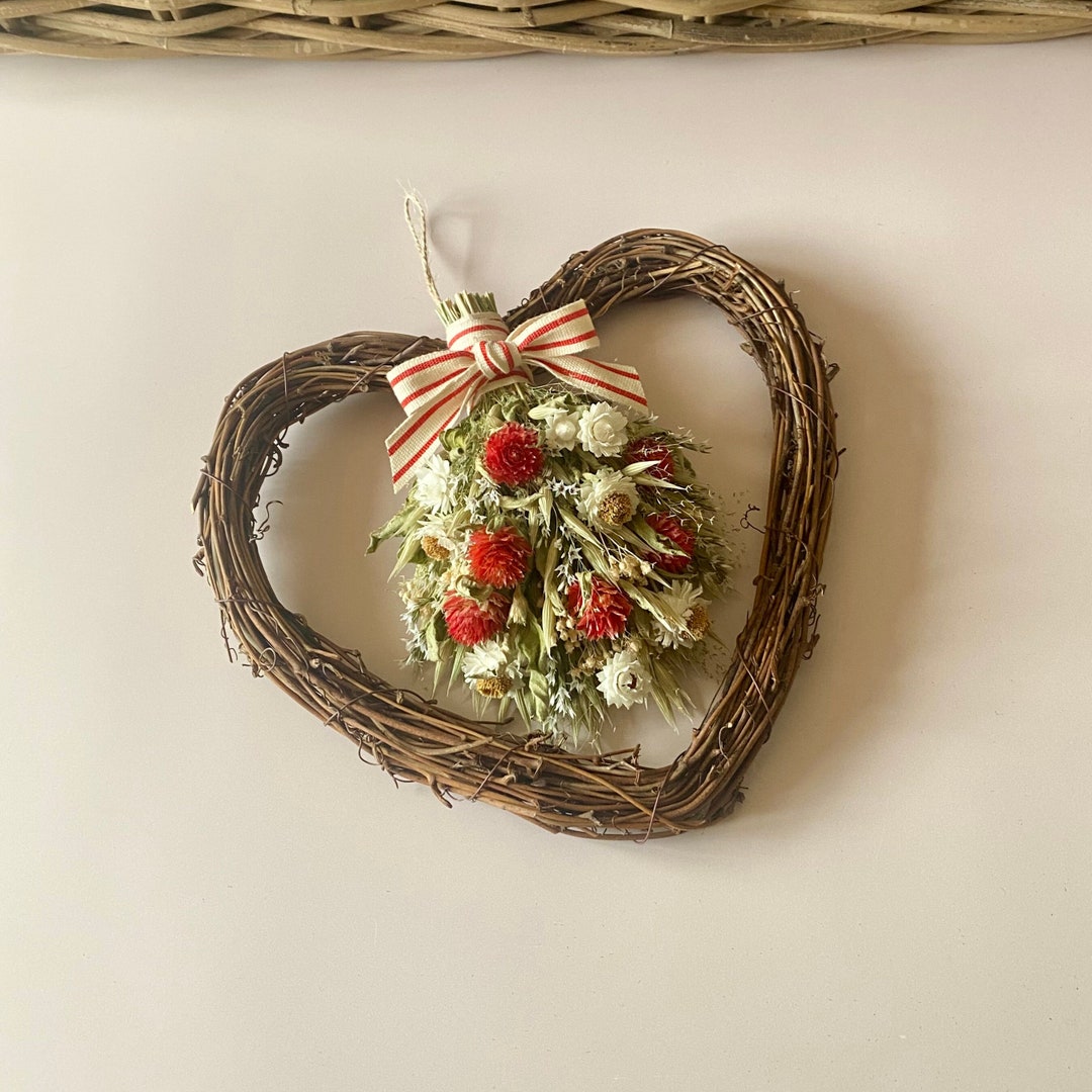 Small Dried Flower Heart Wreath Arrangement Red Globe - Etsy UK