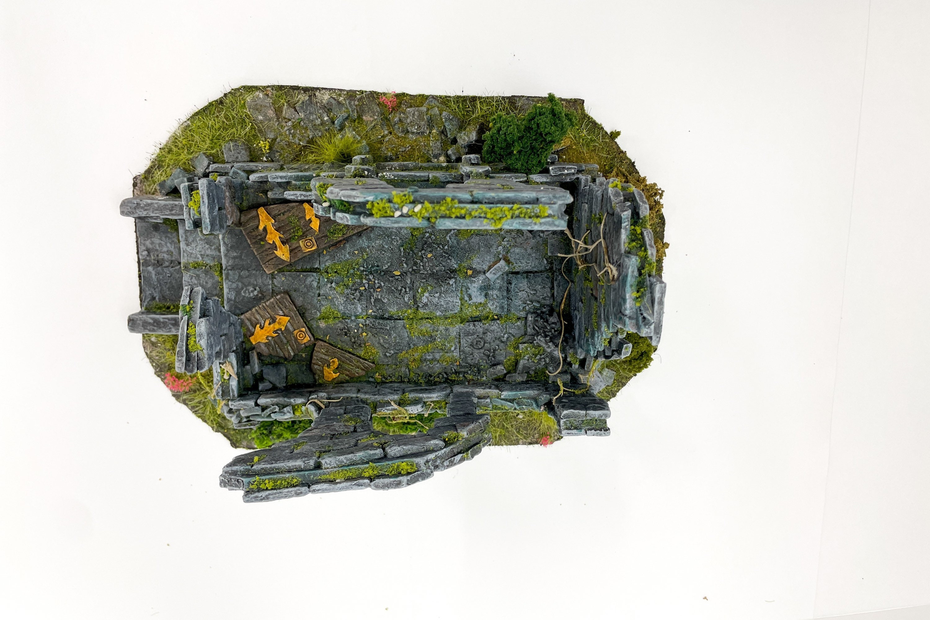 Ruins, Painted Ruined Forest Cathedral, Ruined Church Scatter Terrain ...