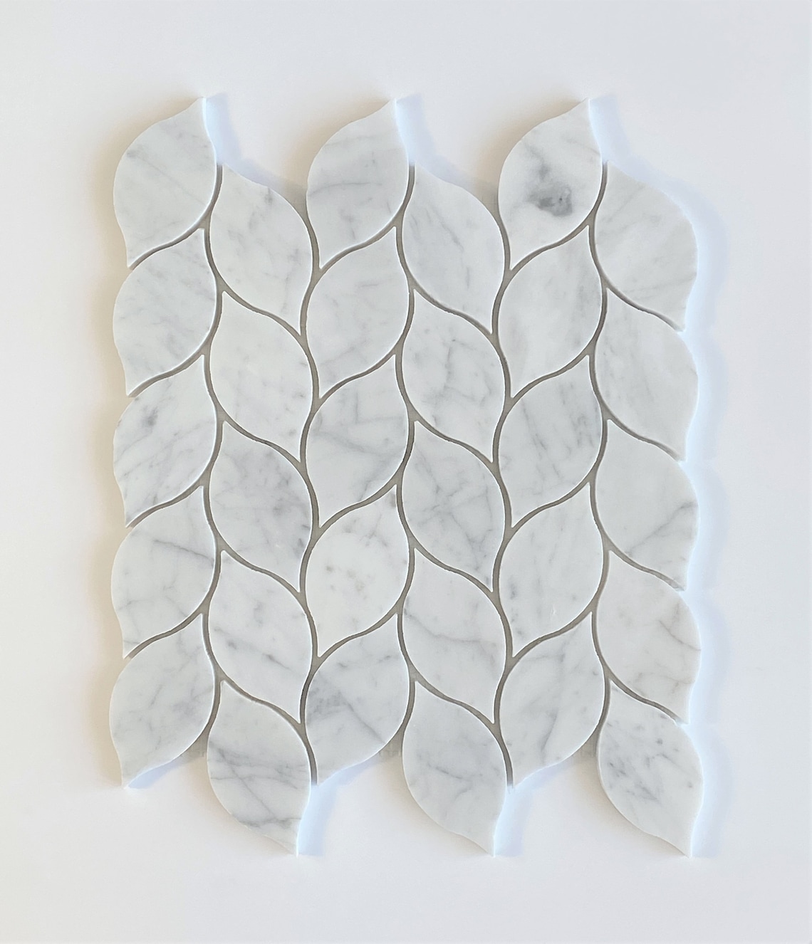 White Carrara Leaf Pattern Marble Mosaic Tile - EST000MQ1 - Etsy