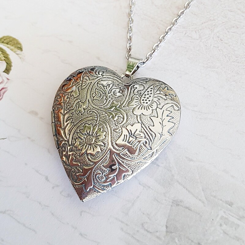 Large Gothic Heart Necklace - Etsy