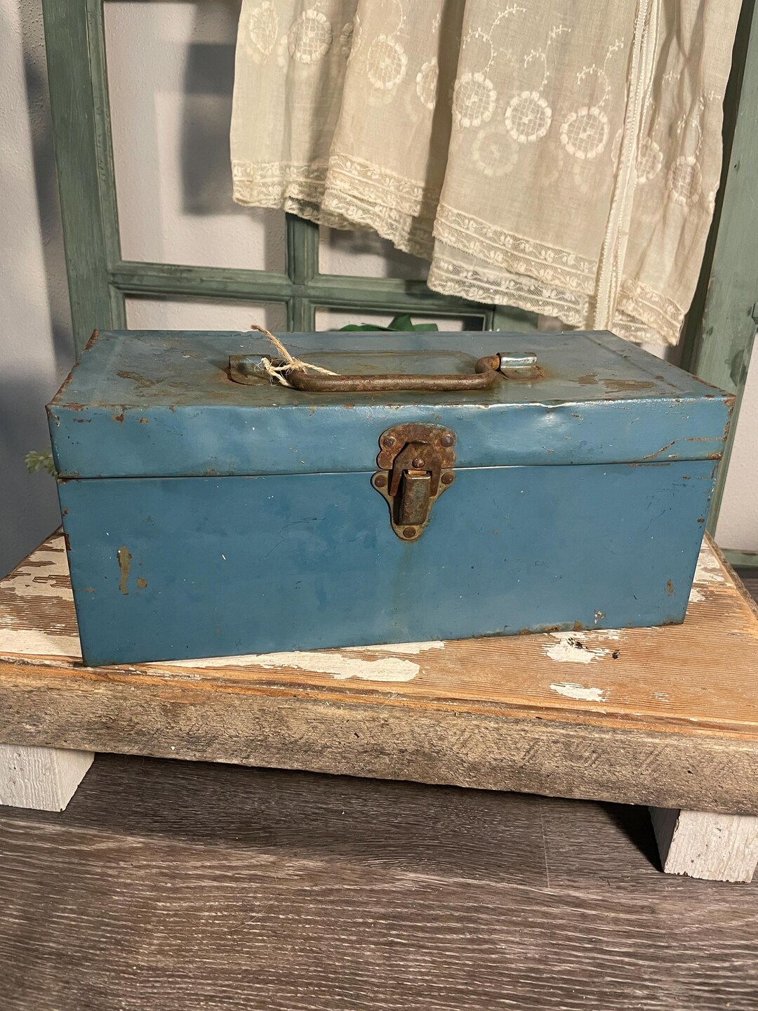 Falls City Metal Bait Tackle or Tool Box With Handle and Pull Out Top ...