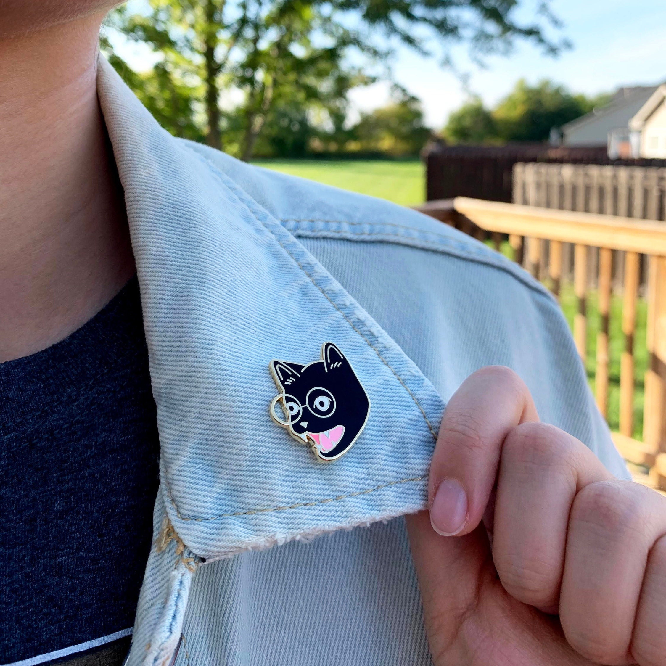 Gasp Cat Enamel Pin | Etsy
