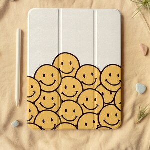 Yellow Smiley Foldable iPad Case With Pen Slot, Flip iPad 10.2"/10.9in ...