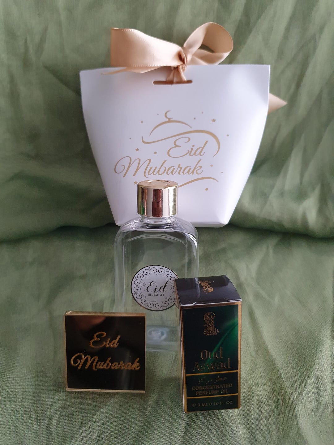 Eid Mubarak Box, Gift Box, Zamzam Water, Chocolate, Tahara Musk ...