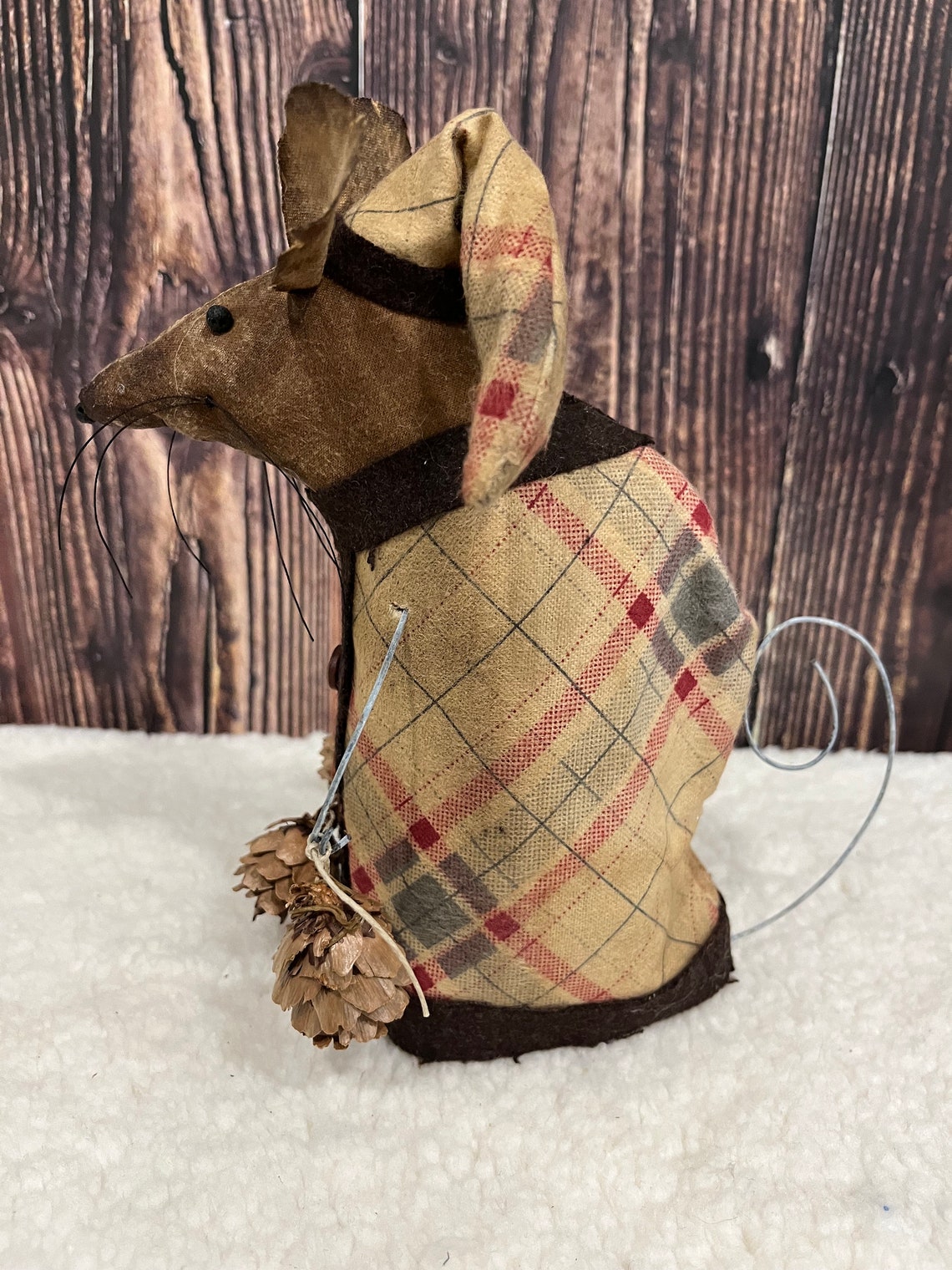 PDF Sewing Pattern - Primitive Christmas Mouse Holding Pinecone Garland ...