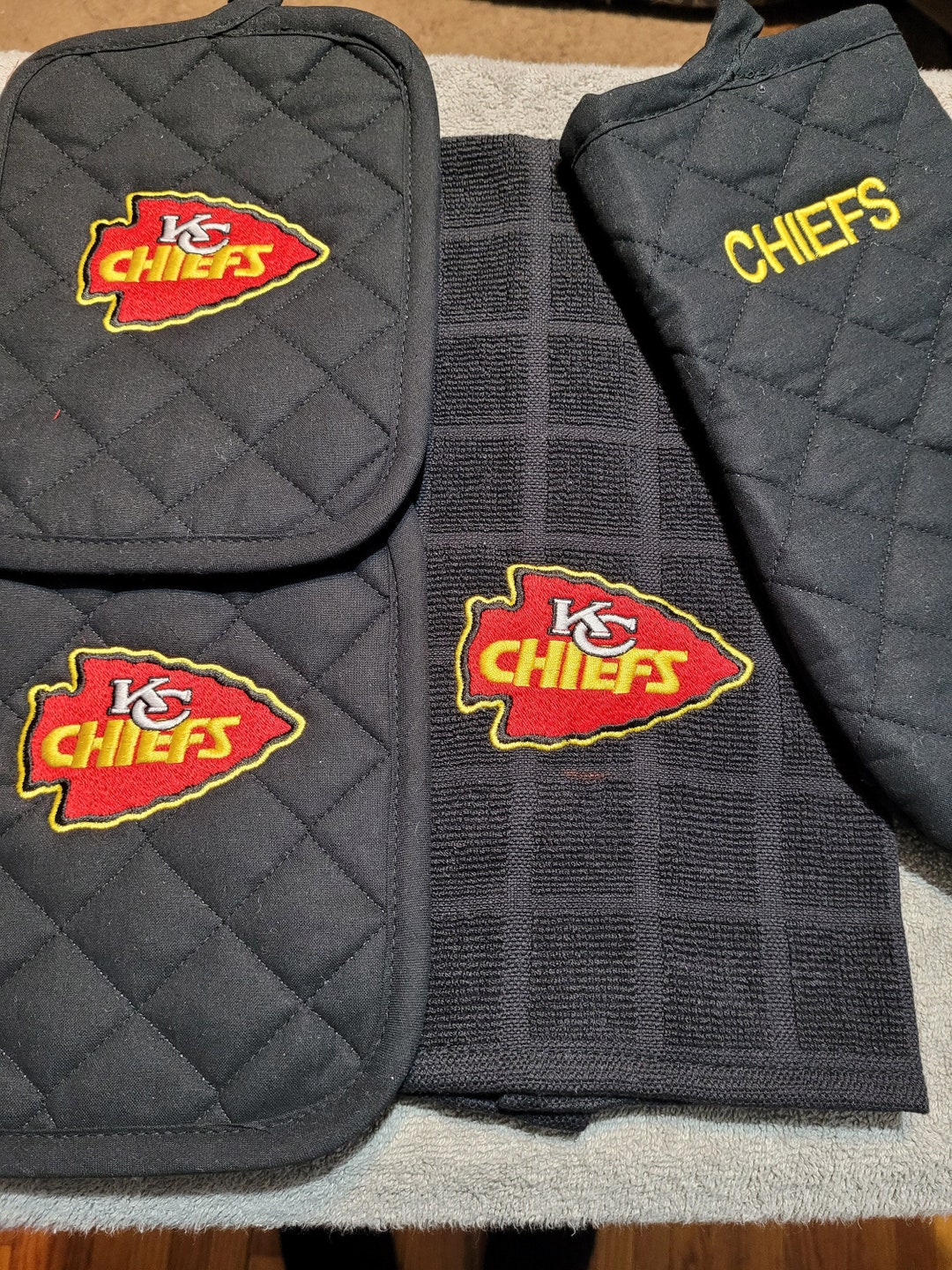 Kansas City Chiefs Kitchen Set Included Towel, Oven Mitt, & Potholders ...