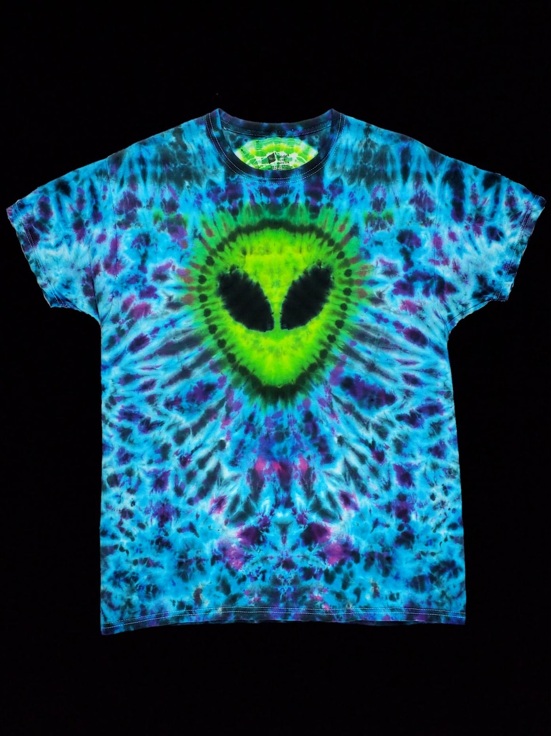 Tie-Dye shirt, Custom Tie-Dye Gift, Alien Tie-Dye Shirt, Unisex Tie-Dye ...