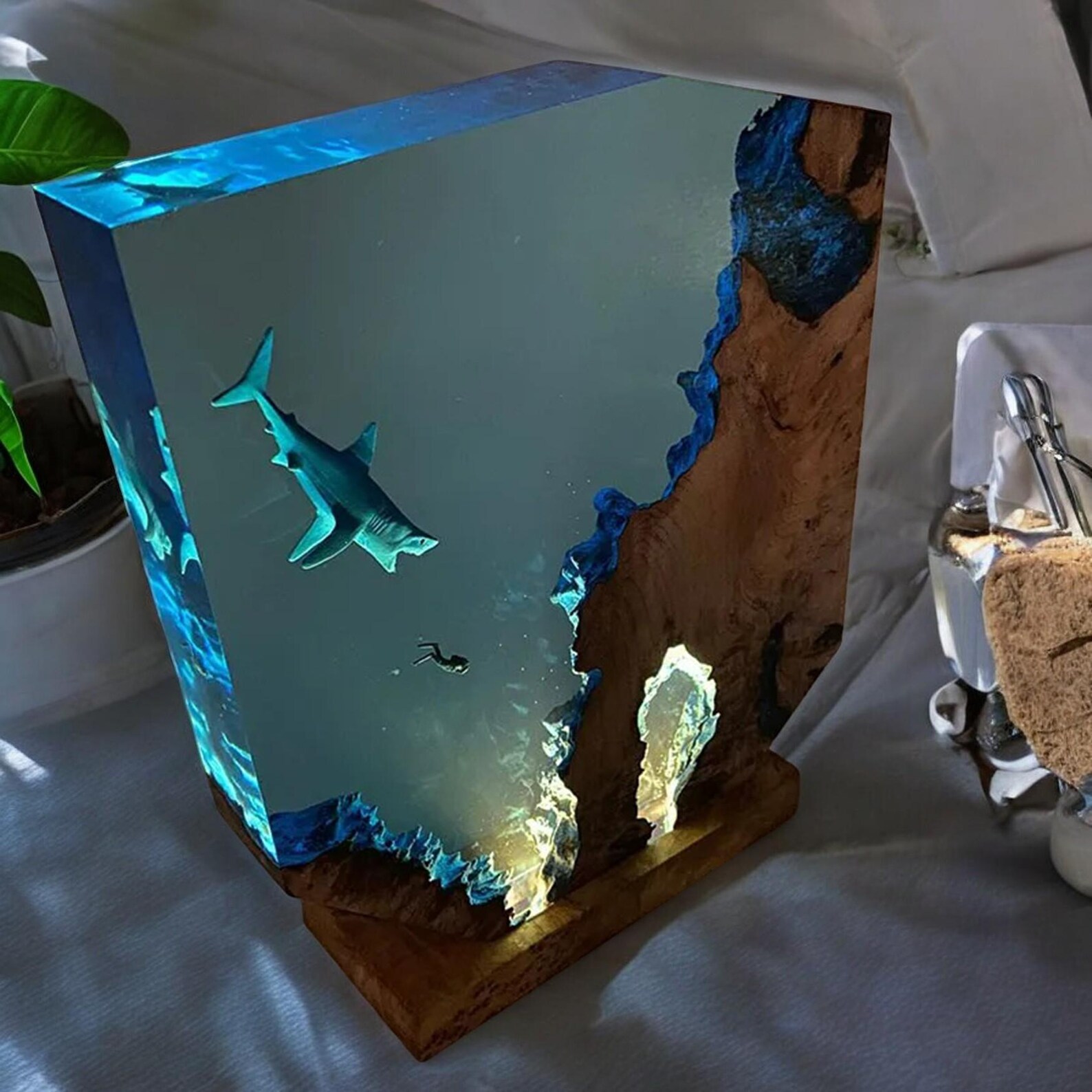 Epoxy Resin Ocean Lamp, Shark and Diver Resin Wood Lamp,epoxy and ...