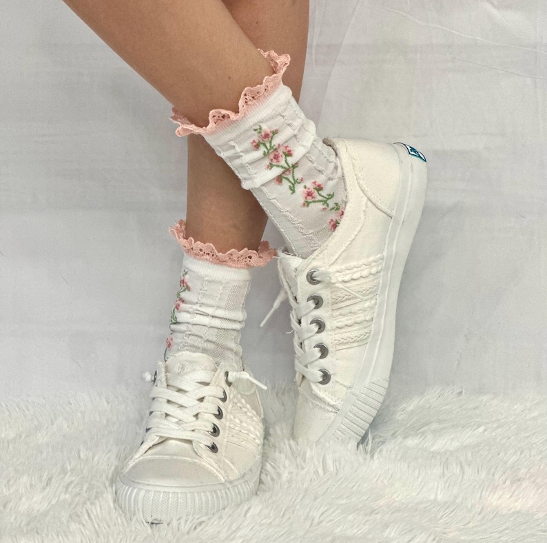 GARDEN PARTY Floral Lace Ankle Sock | Feminine Fashion Hosiery for ...