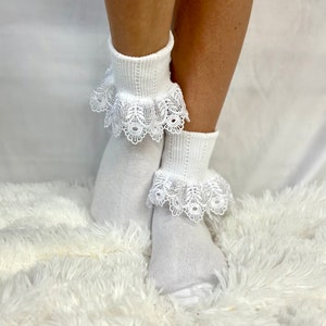 BLOSSOM Lace Ankle Cuff Socks Women -WHITE, Cute Lacy Fashion Hosiery ...