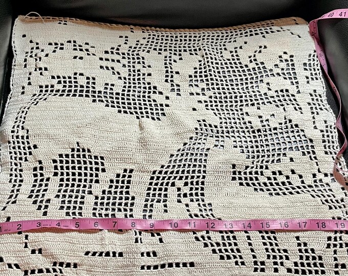 Antique Lace Fillet Crochet Deer Handmade and Embroidered Table Topper ...