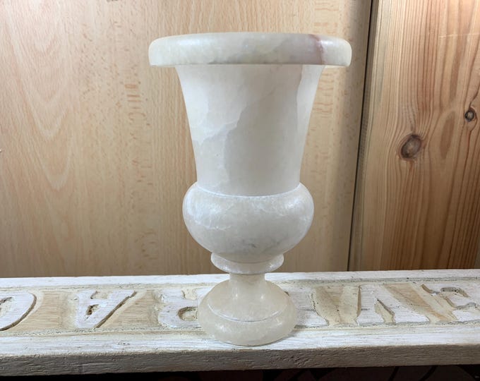 Vintage Alabaster Vase – Natural Stone Decoration – 14 Cm High - Etsy