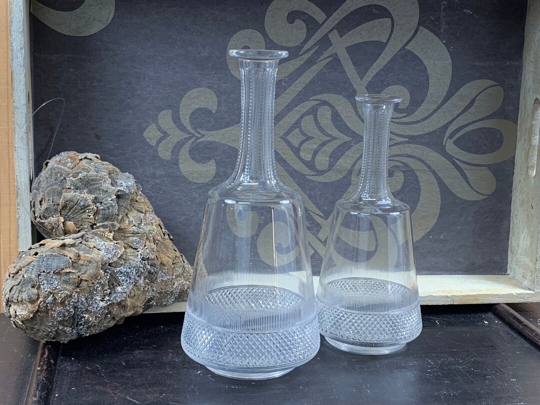 Vintage Pair of Beautiful Glass Decanters - Etsy