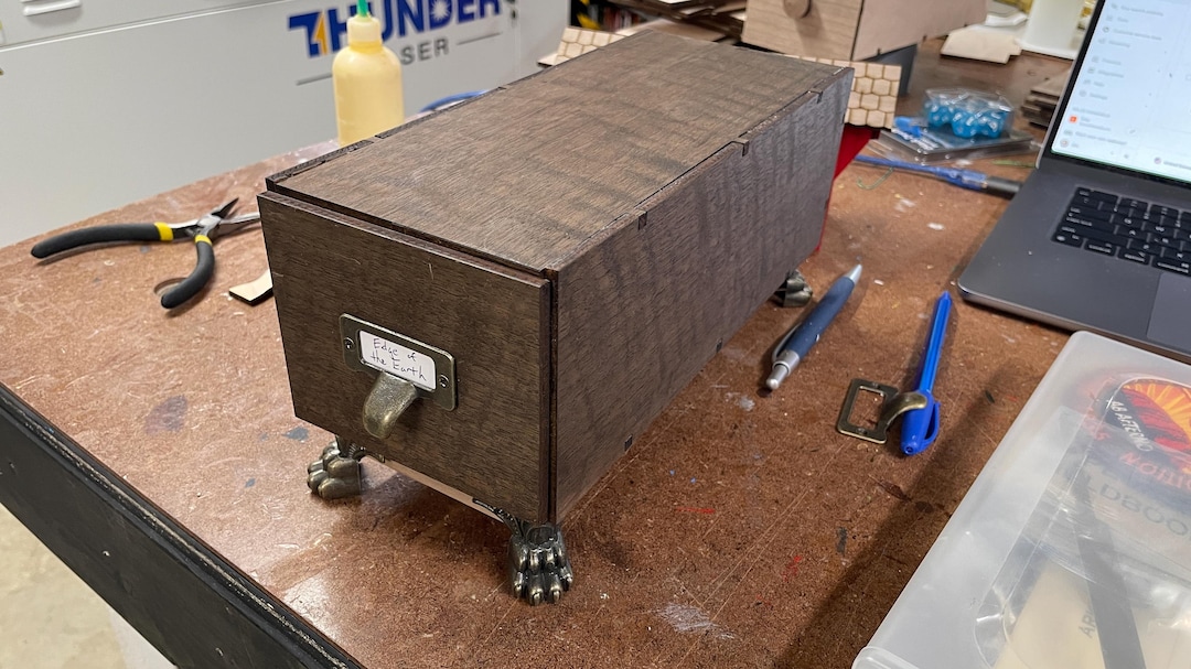 Mythos Card Box - the Professor - Stained - Claw Feet - Pull Tab ...